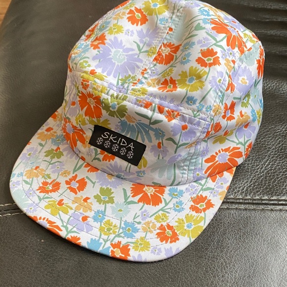 Skida | Accessories | Skida Original Brim Hat In The Daisy Jones Print ...